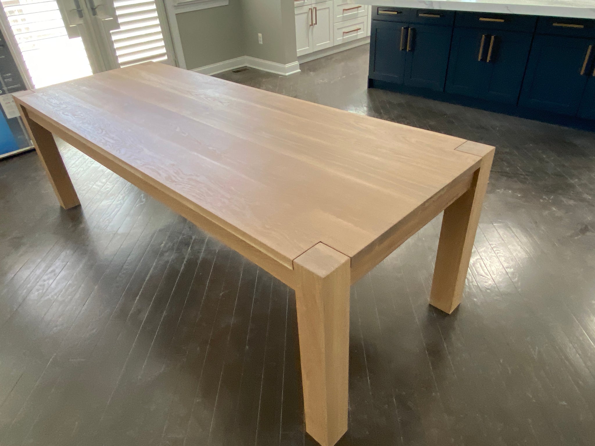 Exposed leg Parsons Table – South Plank House