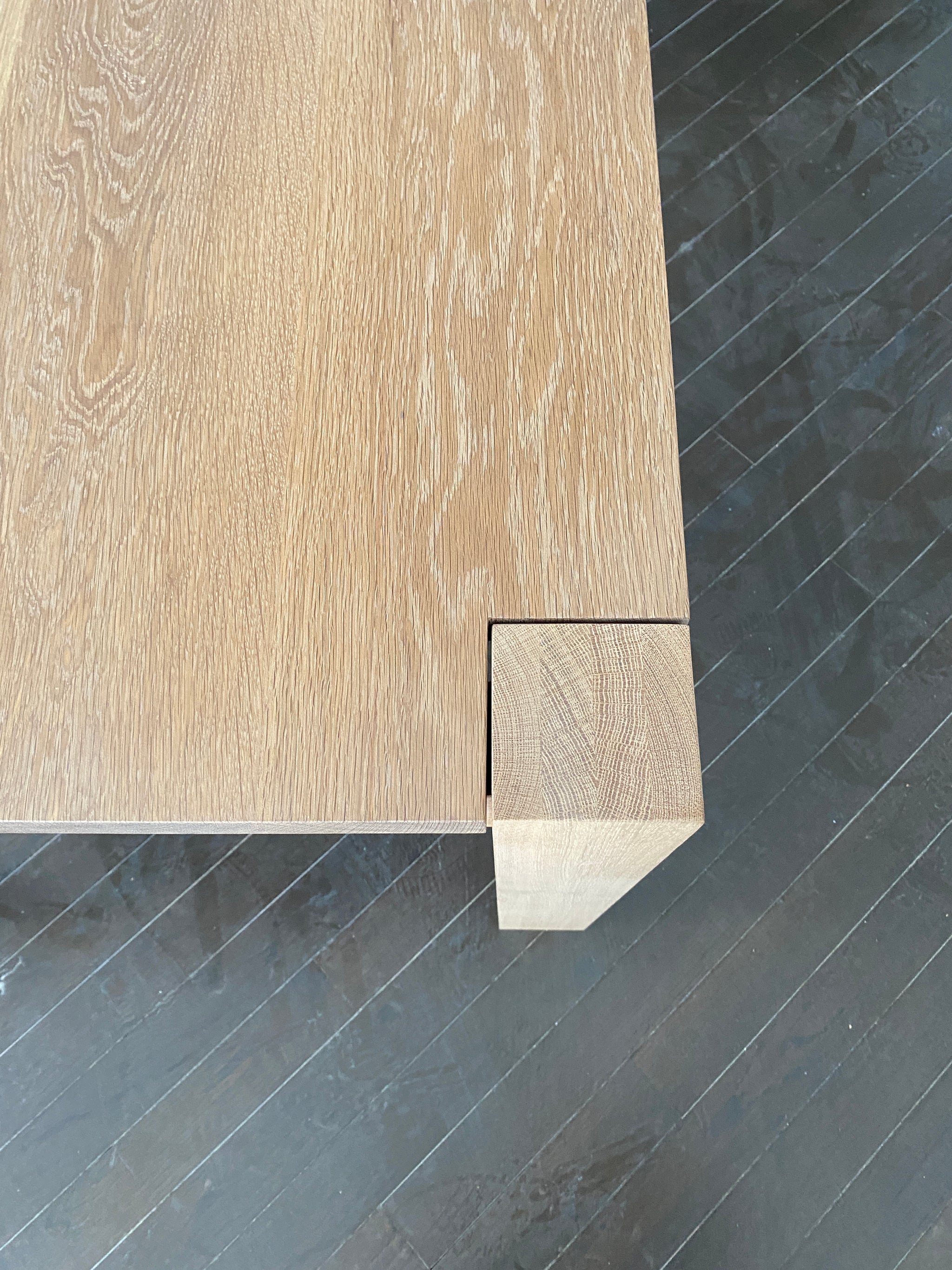 Exposed leg Parsons Table – South Plank House